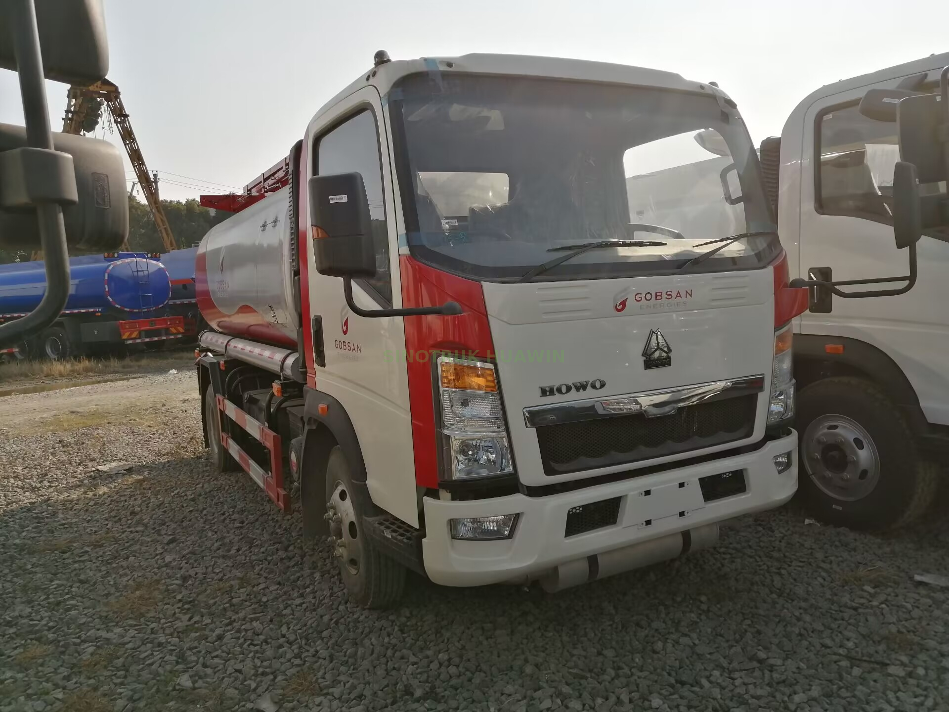 HOWO 4X2 refueling truck 5000L - Buy refueling truck, Howo Product on SINOTRUK Hubei Huawin ...