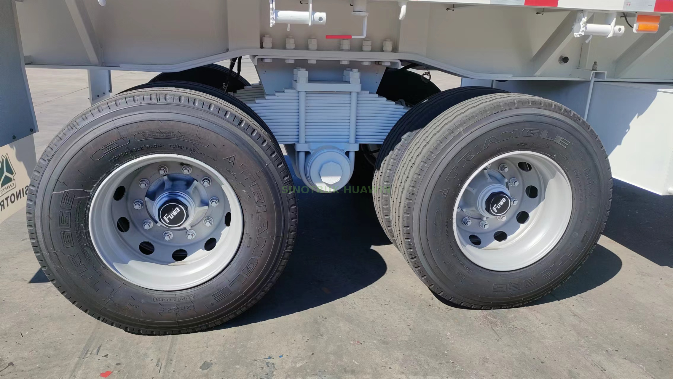 SINOTRUK 40FT 2 axle flatbed semi trailer