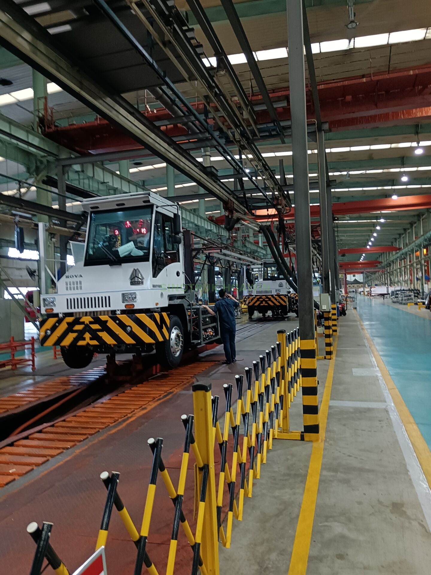 SINOTRUK Electric Terminal Tractor Truck